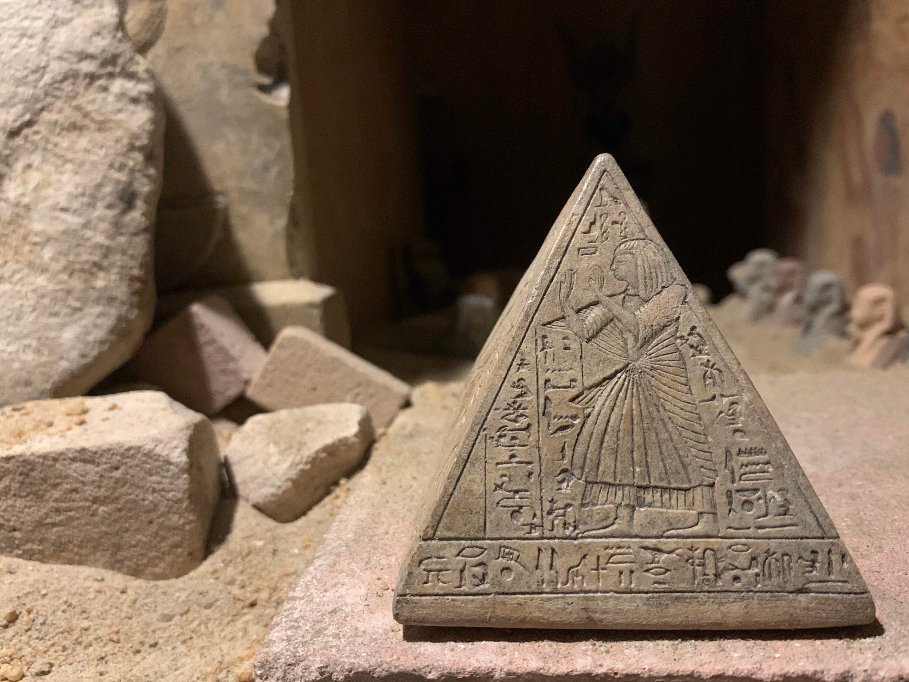 Egyptian statue Pyramid / Pyramidion featuring the sun god Ra and adoratore