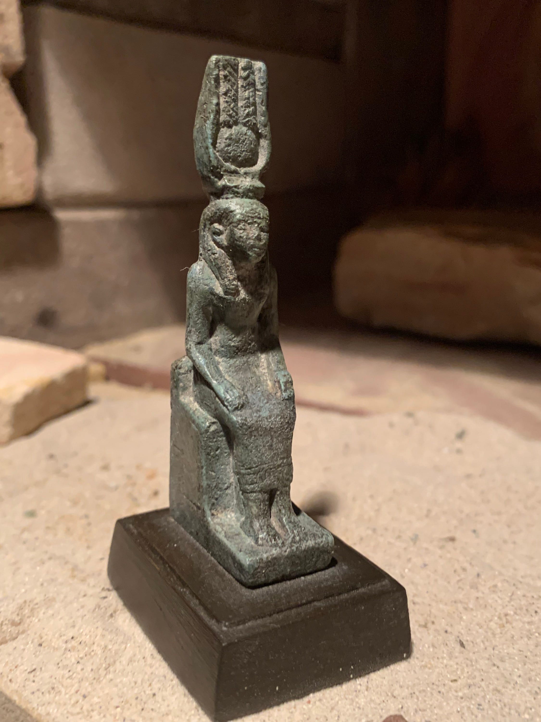 Egyptian statue - Isis - Great mother goddess of magic. Petite seated ...