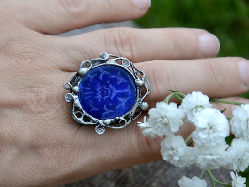 Ornamental VICTORIAN Ring With Engraved Glass Decorative - Etsy