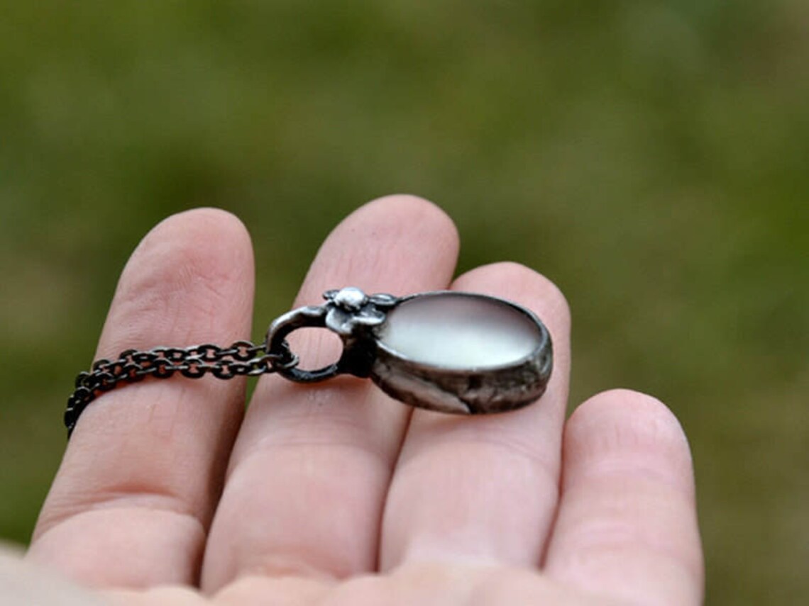 COLD WHITE Elegant Subtle Tiny Pendant Necklace Flower - Etsy