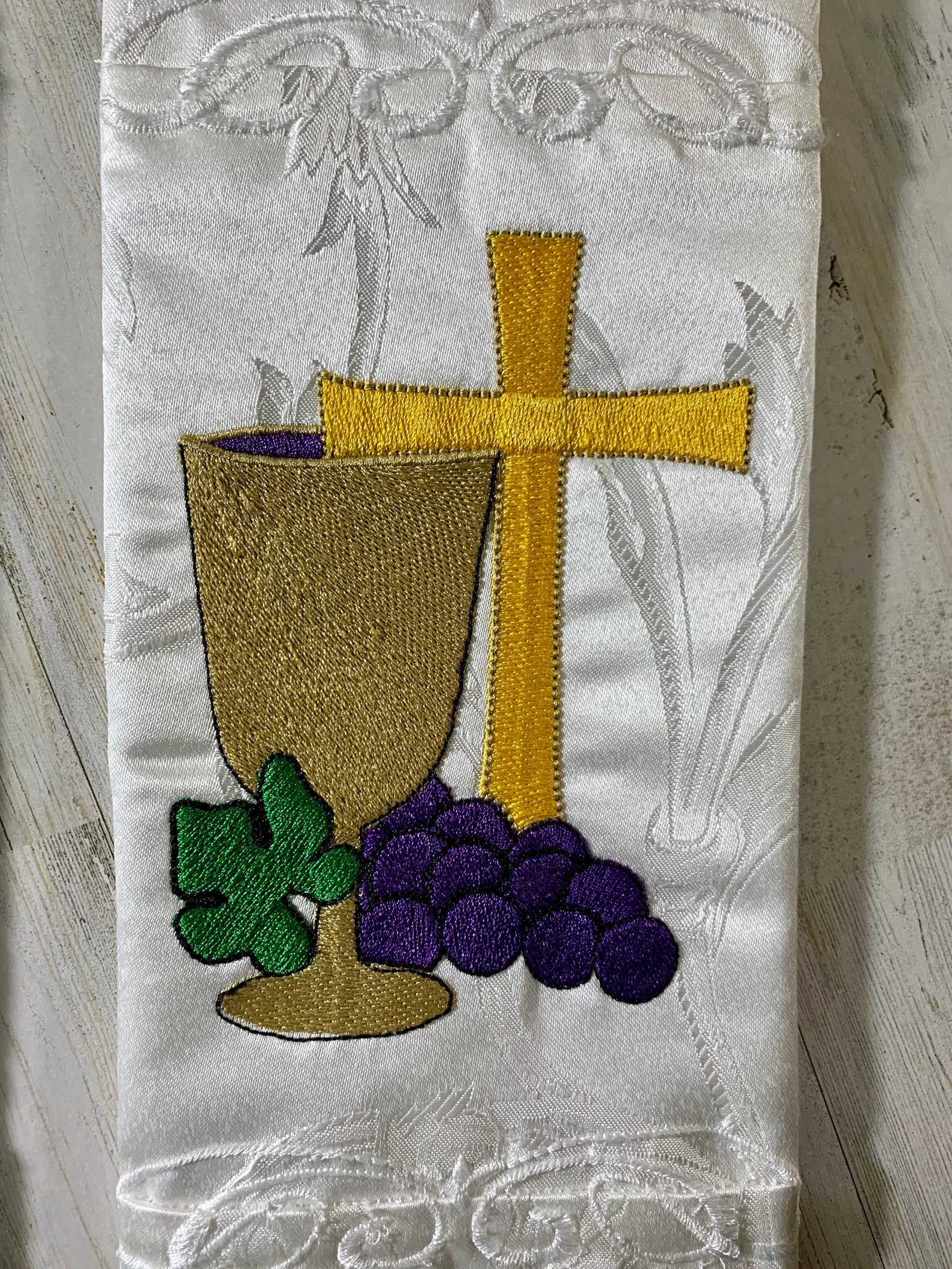 White Baptismal-communion Stole With Cross, Chalice, Grapes & Wheat for ...