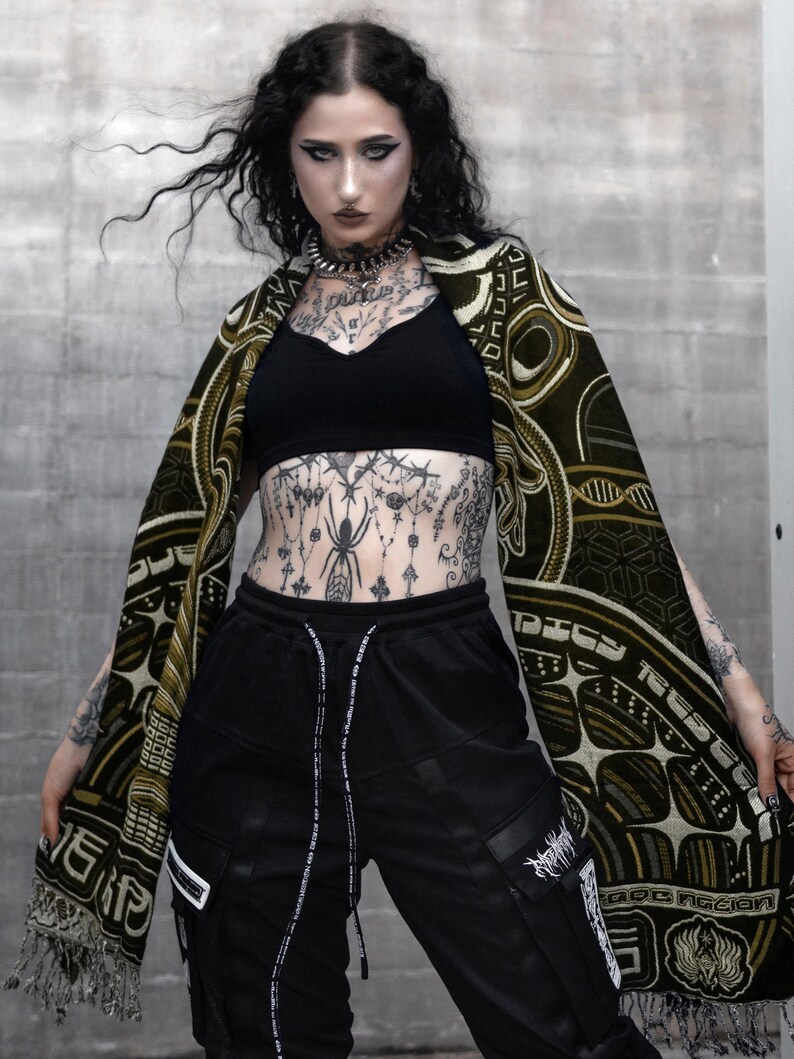 THE RAVE • Black/gold • Double-layered Pashmina Festival Shawl ...