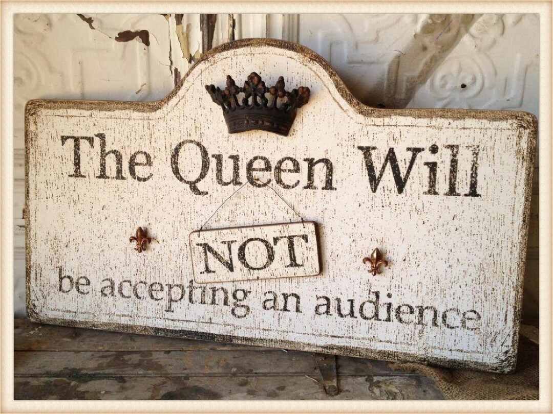 Queen Wood Plaque Wall Sign - Etsy