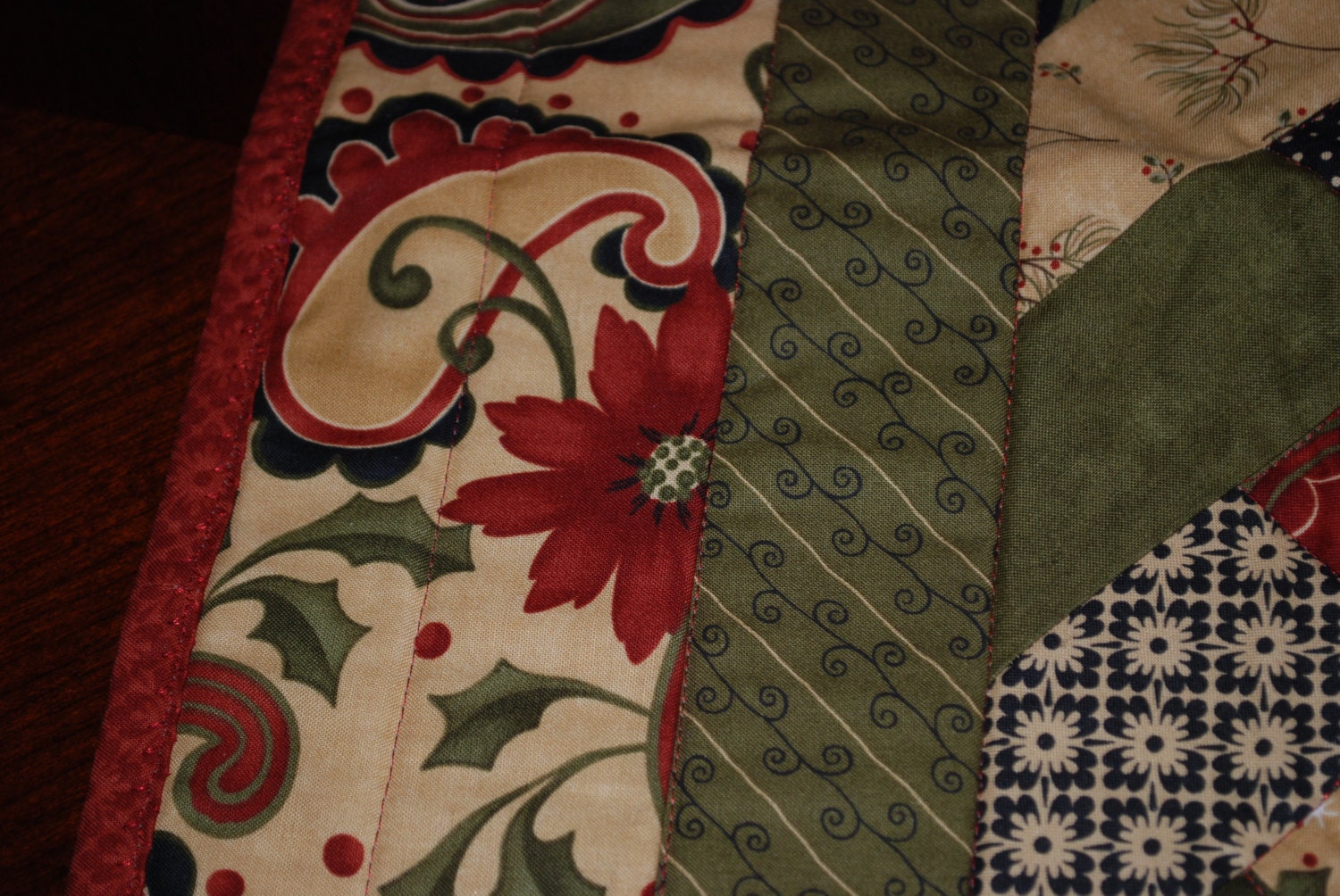 FREE SHIPPING Country Christmas Table Runner - Etsy Canada