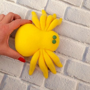 Yellow Stuffed Spider Toy Fleece Kids Plush Toy Tarantula, Halloween ...