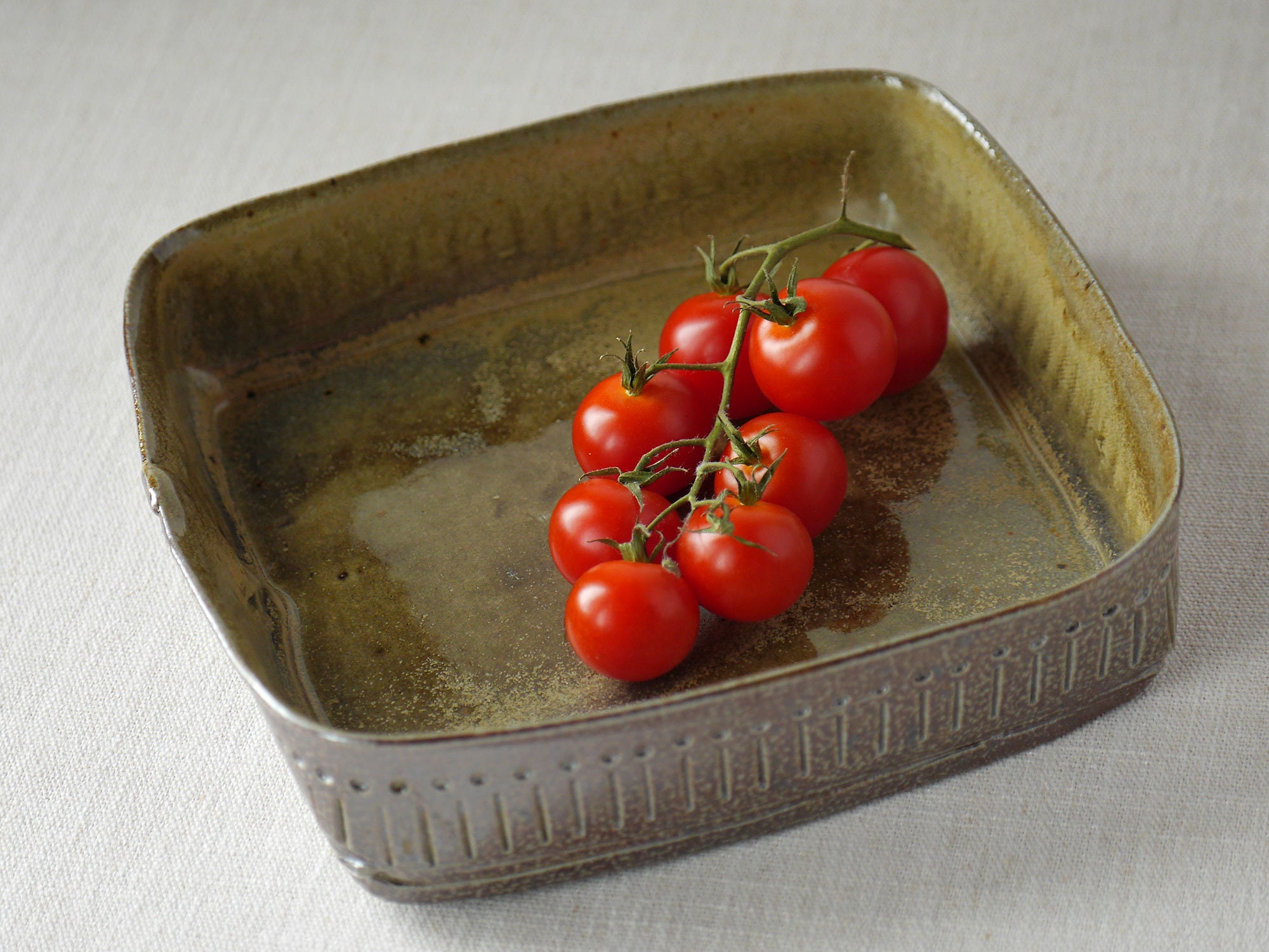 Slab Rolled Ceramic Pottery Round Shallow Dish Ovenware, Baking Dish ...