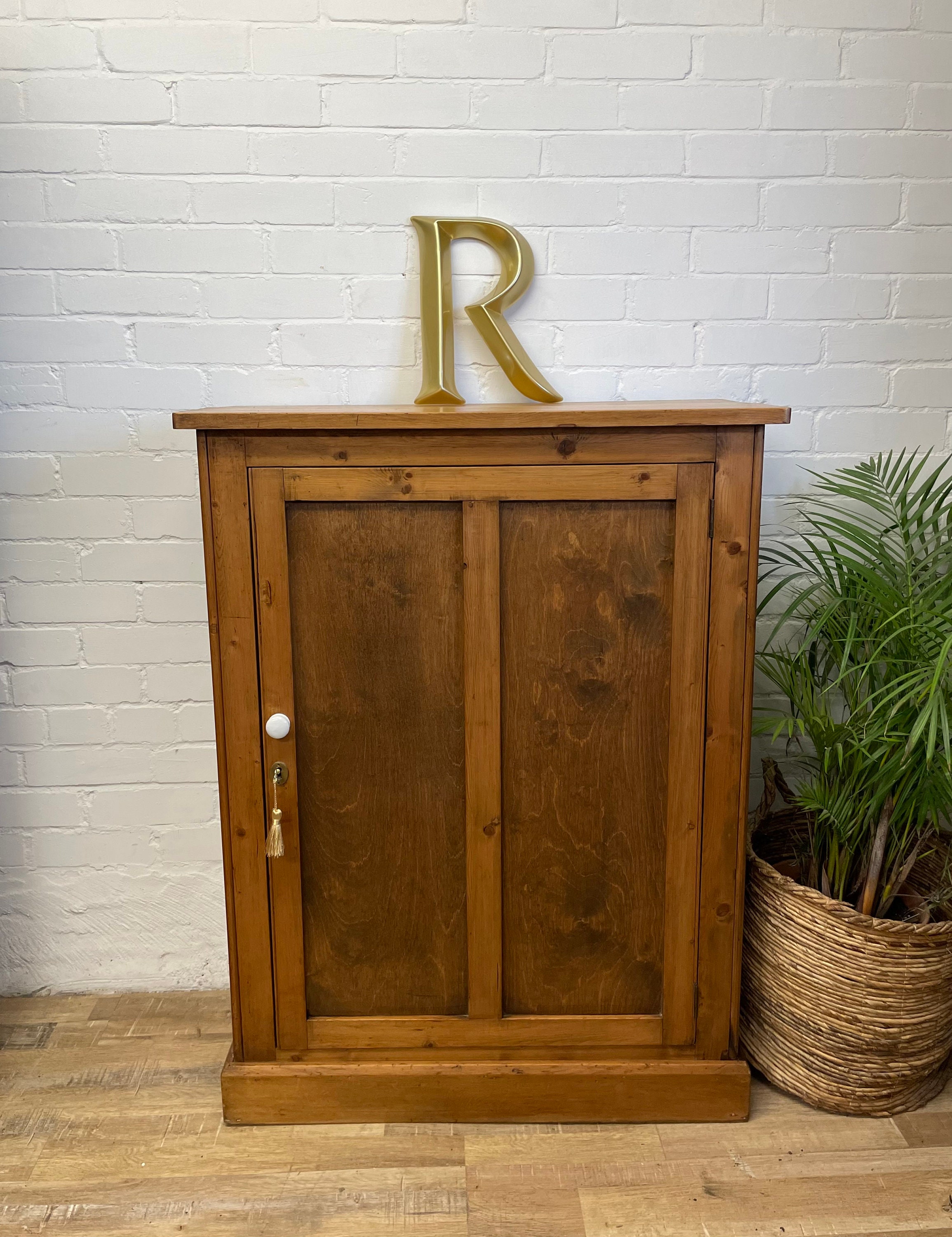 Small Rustic Antique Pine Cupboard M-3003 Penderyn Antiques | atelier ...