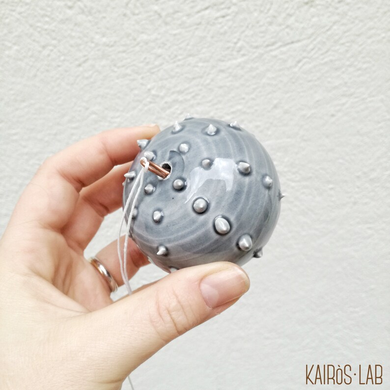 Small modern grey Cactopus vase design ceramic for tillandsia | Etsy