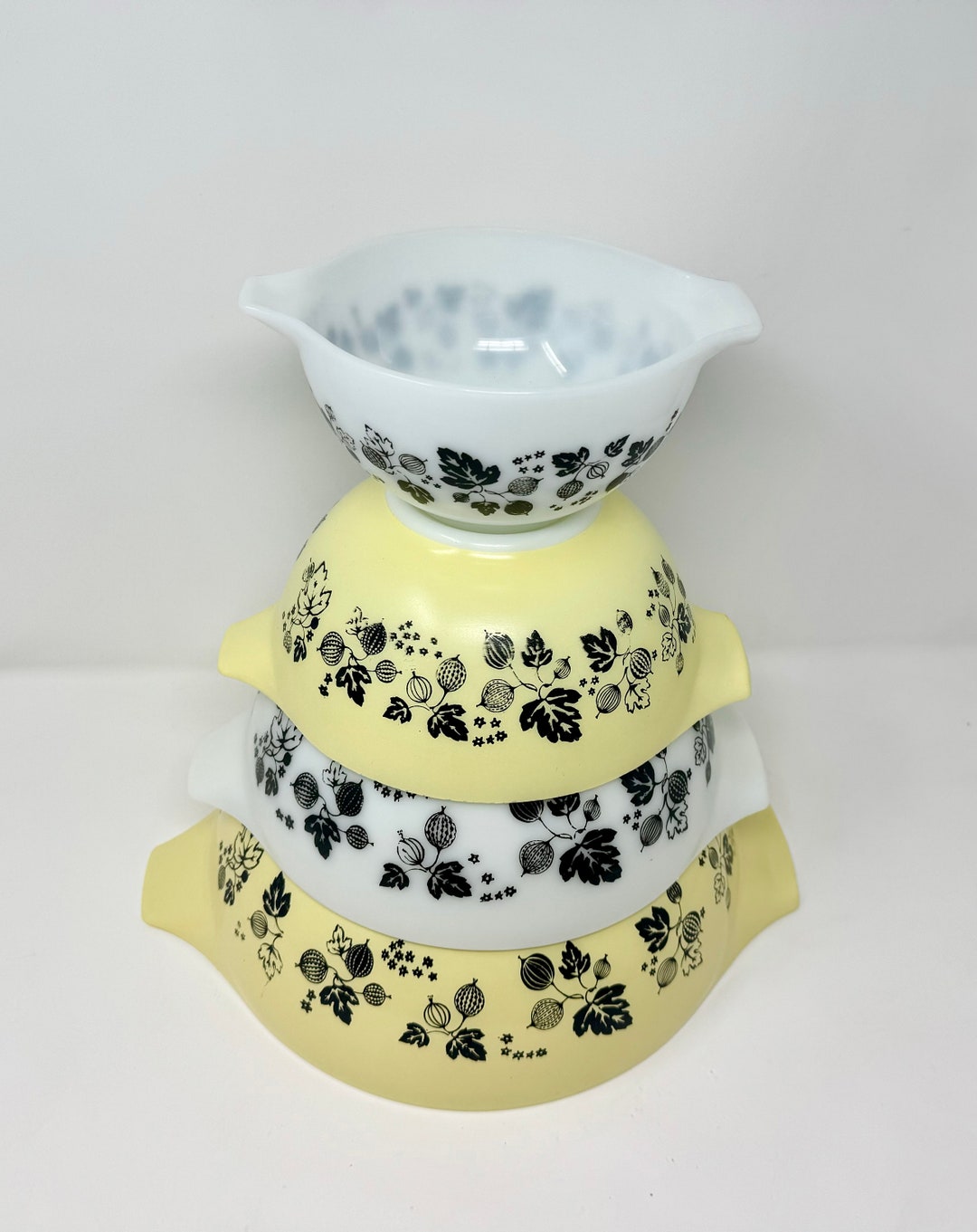 Complete Set of JAJ Pyrex Cinderella Bowls Yellow and Black - Etsy