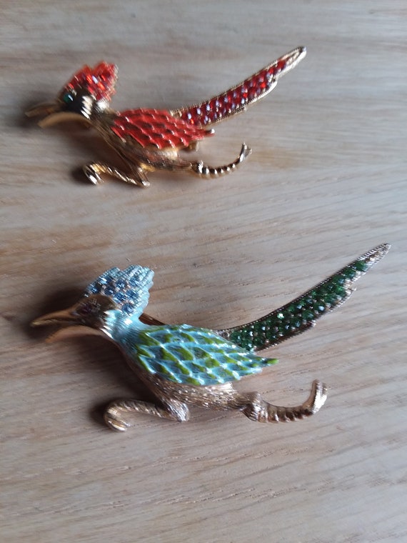Mid-century road runner pins - PRICE INCLUDES SHIPPING - Gem