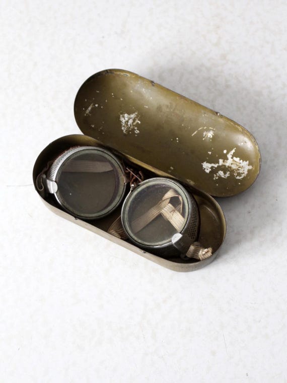 vintage 1940's Wilson goggles with case - Gem