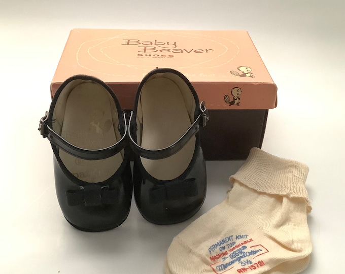 Vintage Baby Beaver Patent Leather Shoes With Durene Cotton Socks (size ...