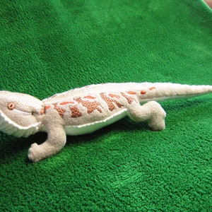 Tan Very Detailed Stuffed Bearded Dragon Softy, Low Maintainance, Best ...