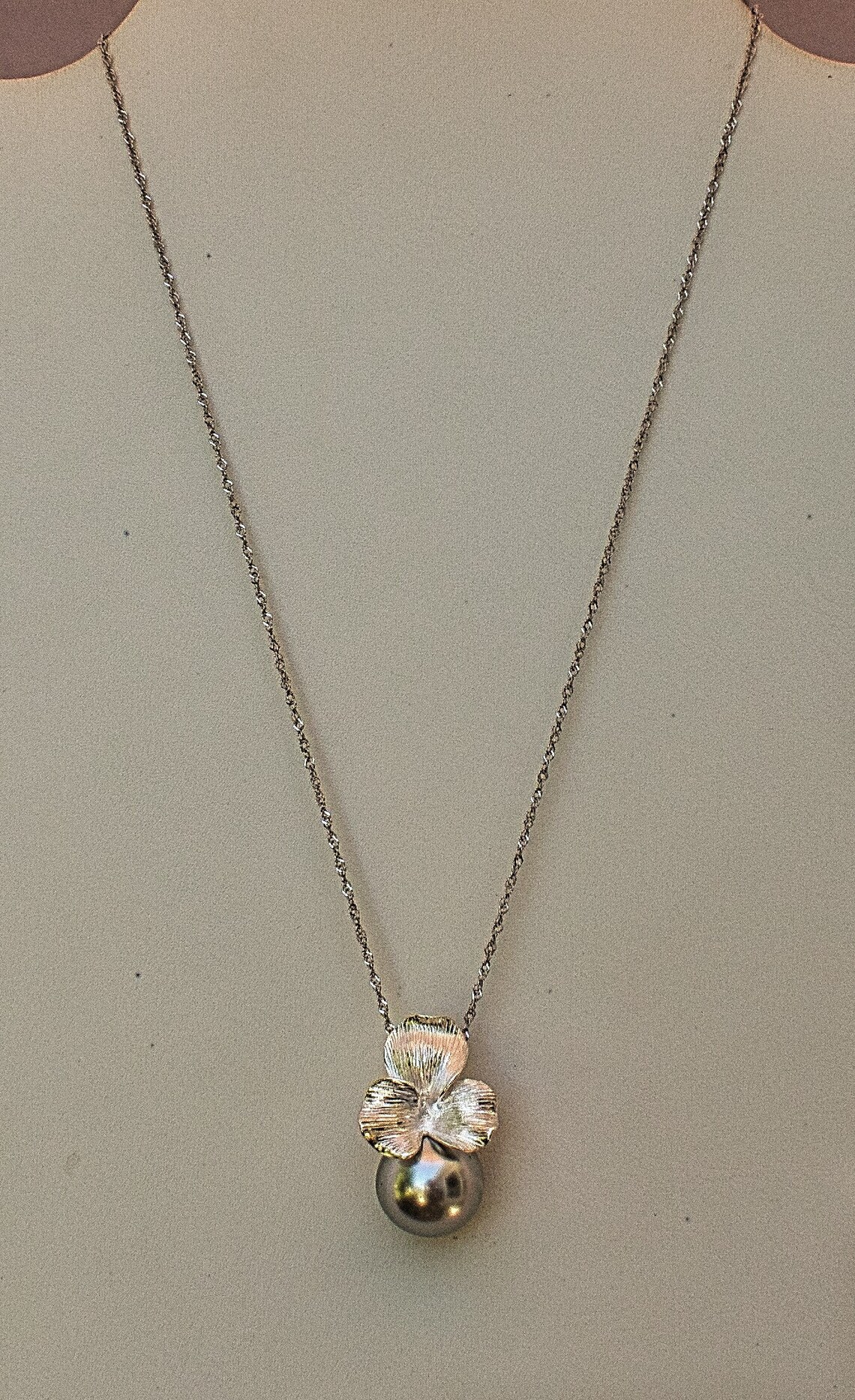 Silver Orchid With Gray Pearl Pendant, Art Deco Style Chain Link ...