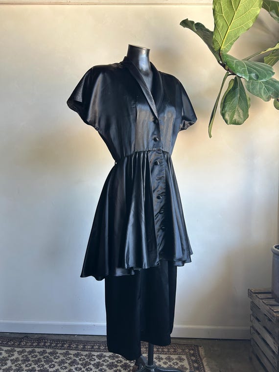 1940s Suzy Perette Black Satin Peplum Overskirt Batwi… - Gem