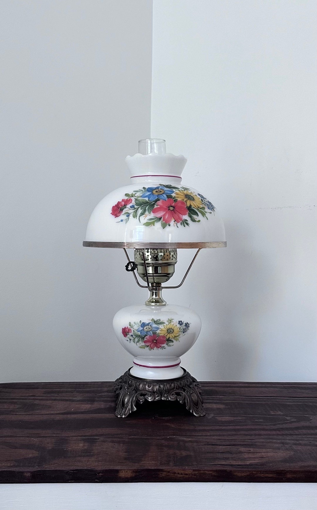 Vintage Hurricane Style Gone With the Wind Table Lamp With Painted Milk ...