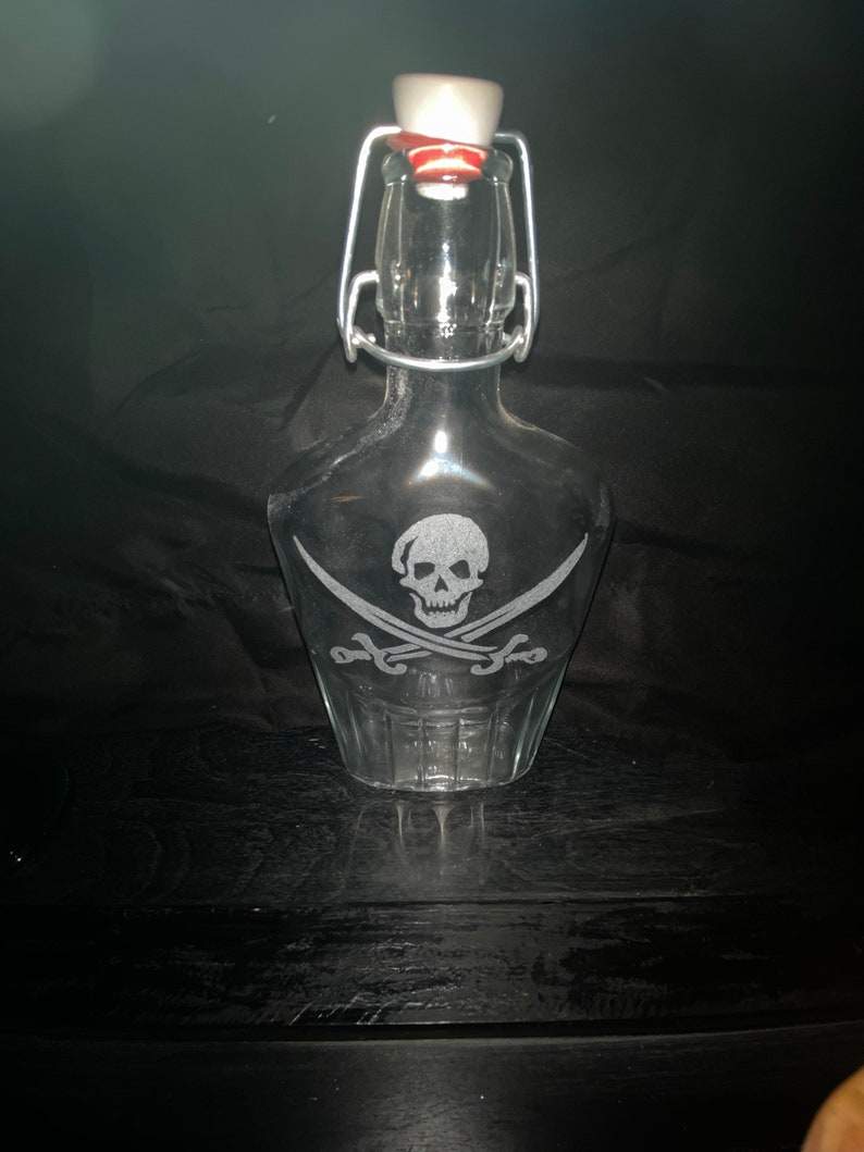 Jolly Roger Flask, Jolly Roger, Flask, Pirate, Skull and Swords ...