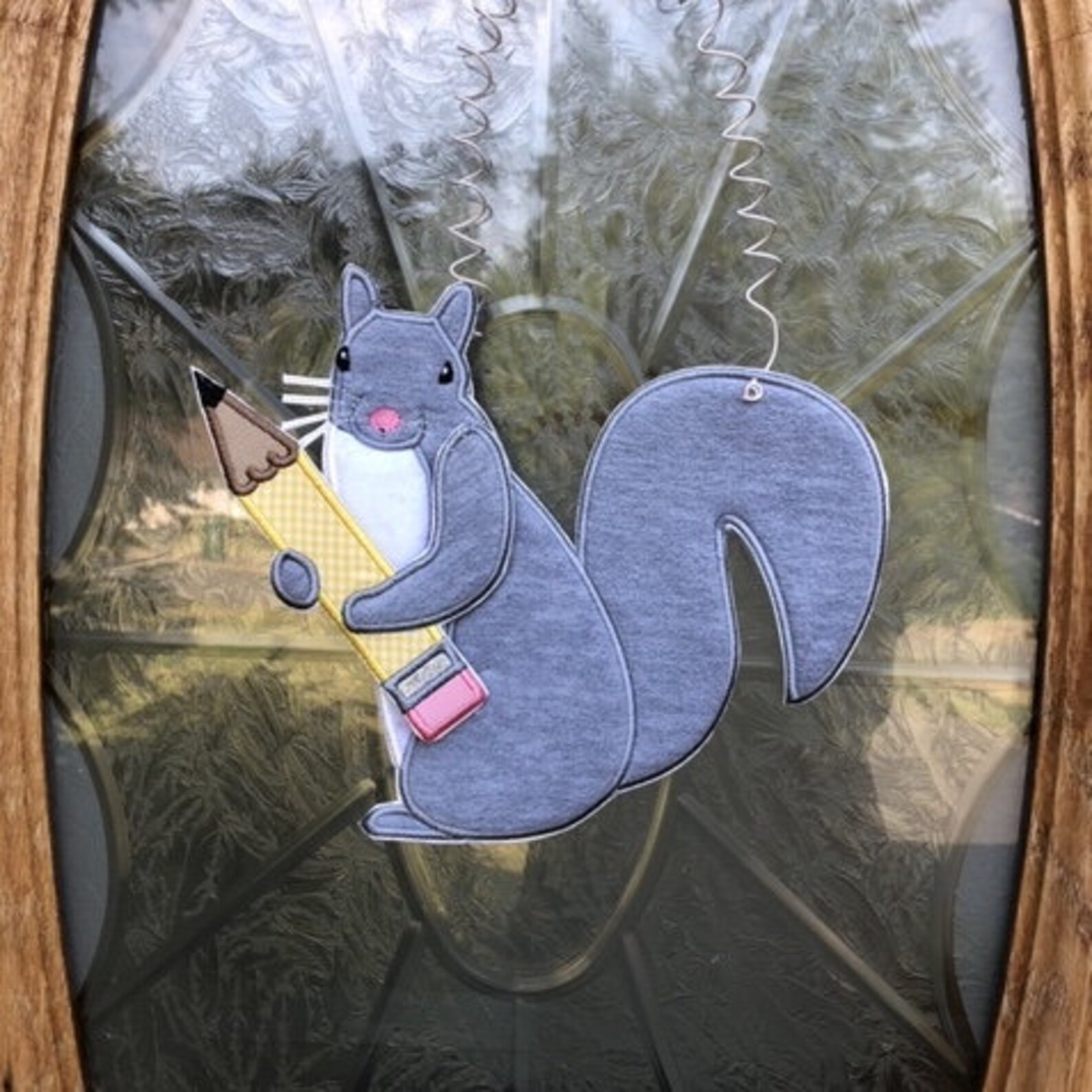 ITH Squirrel Door Hanger With 10 Interchangeable Accessories Embroidery ...