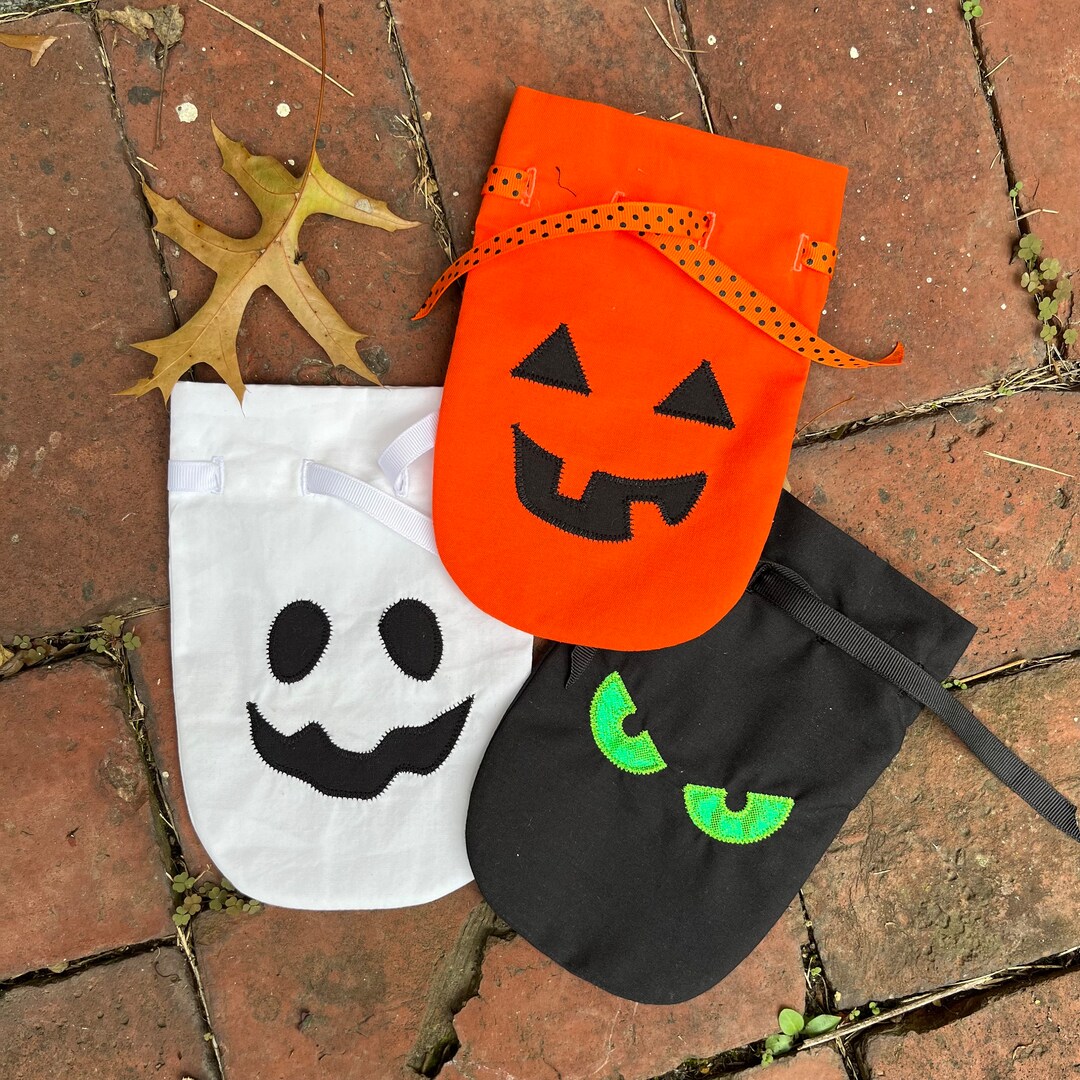 In the Hoop Drawstring Halloween Treat Bags Embroidery Design File for ...