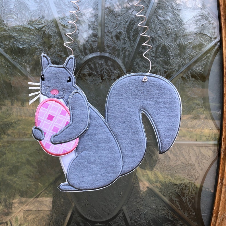 ITH Squirrel Door Hanger With 10 Interchangeable Accessories - Etsy UK