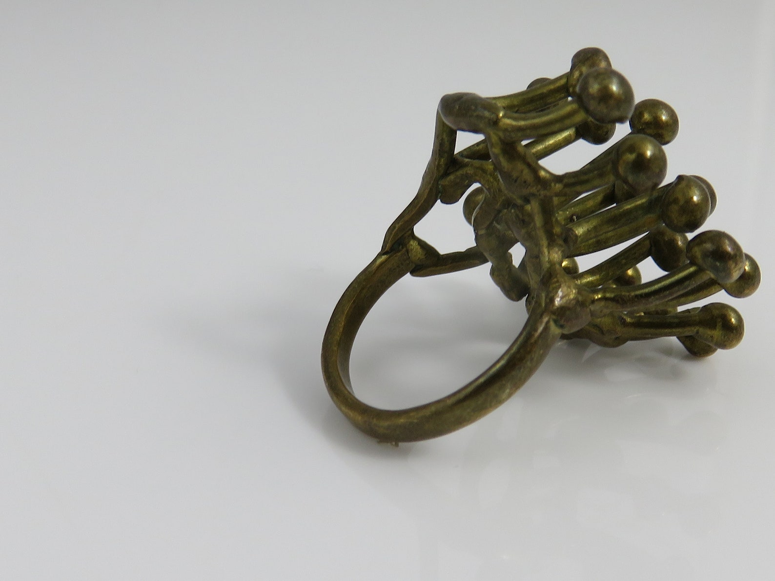 Vintage Brutalist Brass Modernist Studio Ring sz 5.5. - Etsy España Vintage Brutalist Brass Modernist Studio Ring sz 5.5. - Etsy España