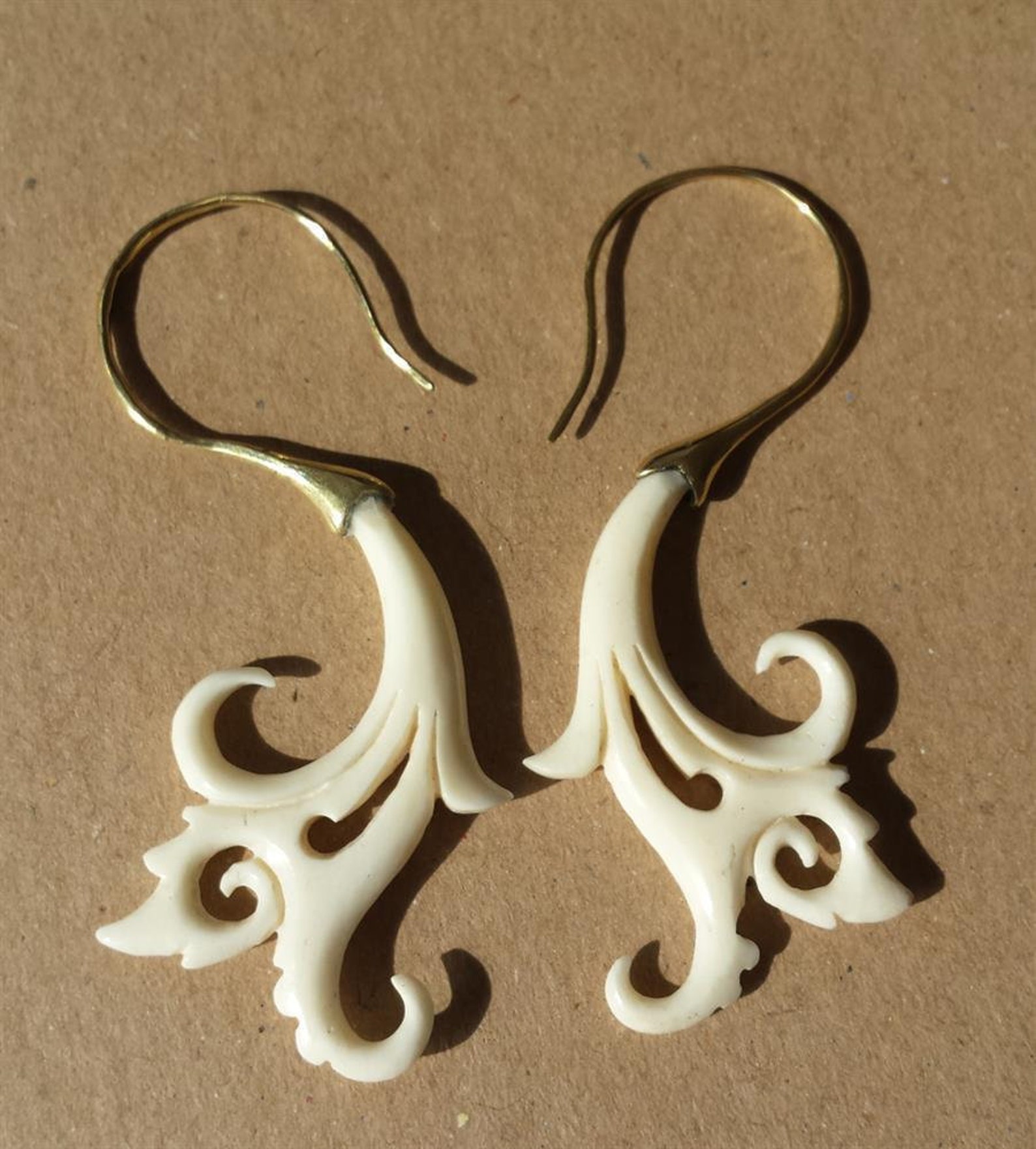 Oreja falsa piercing hueso hueso arete latón arete ornamento | Etsy