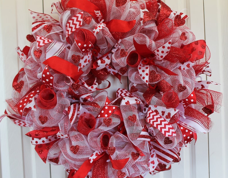 Deco Mesh Red Heart Wreath. Red Heart Decoration. Red - Etsy