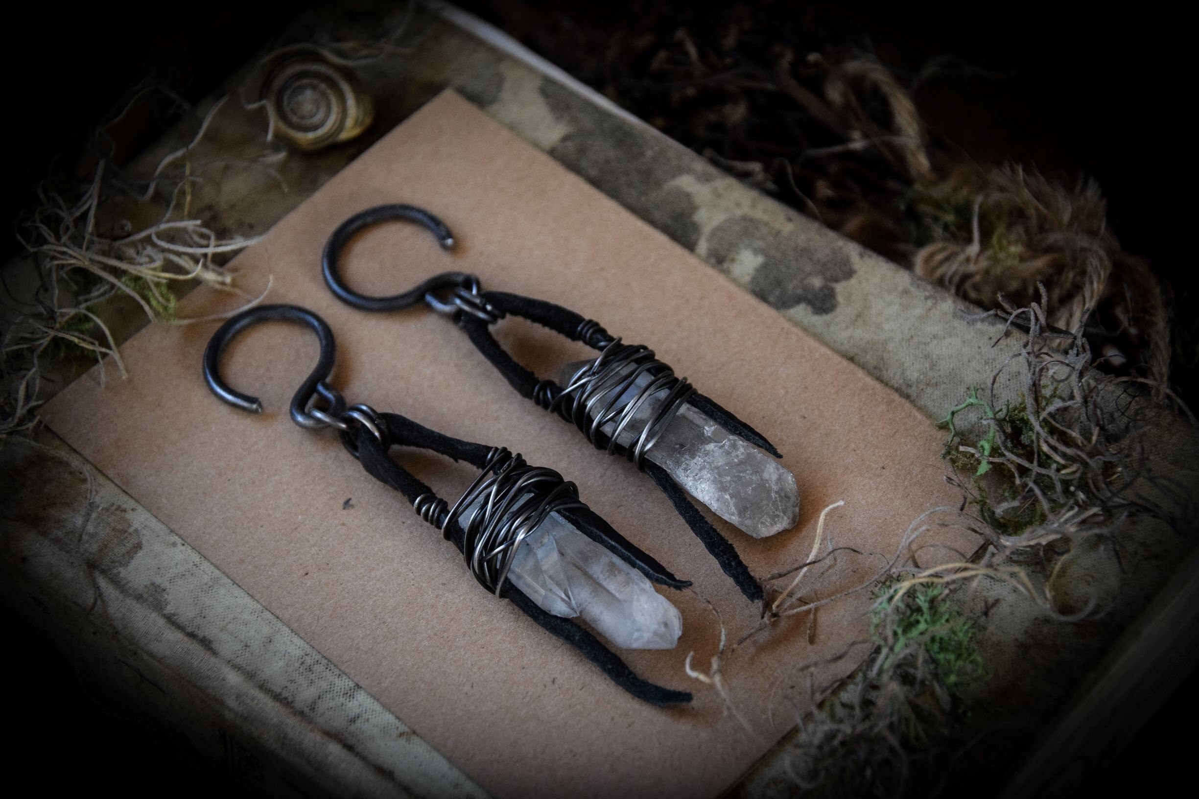 10g Quartz & Leather Ear Hangers