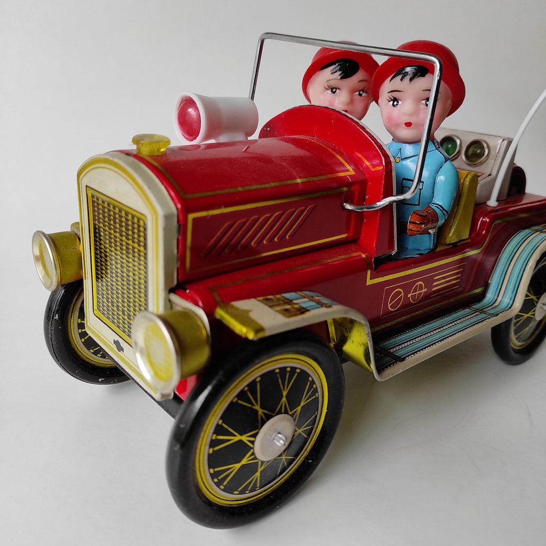 Uncle Gift Fire Truck Toy Fire Chief ME699 in a Box Man Cave Memory ...