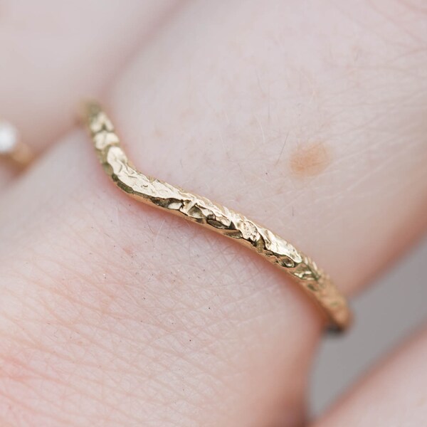 Contour Wedding Band - Etsy