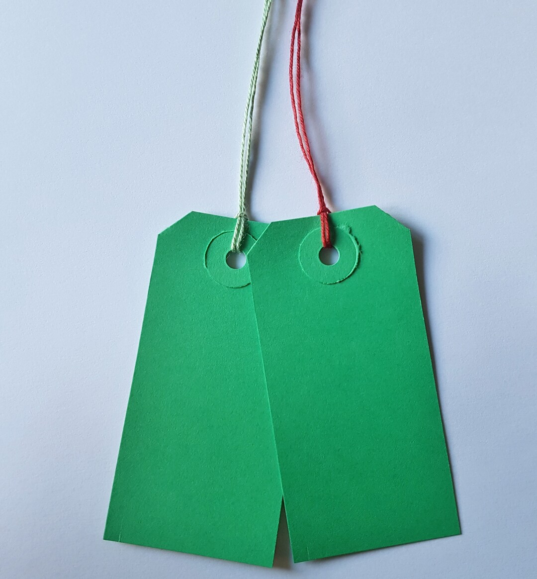 25 Green Strung Paper Labels 82mm X 41mm Price Swing Tickets Christmas ...