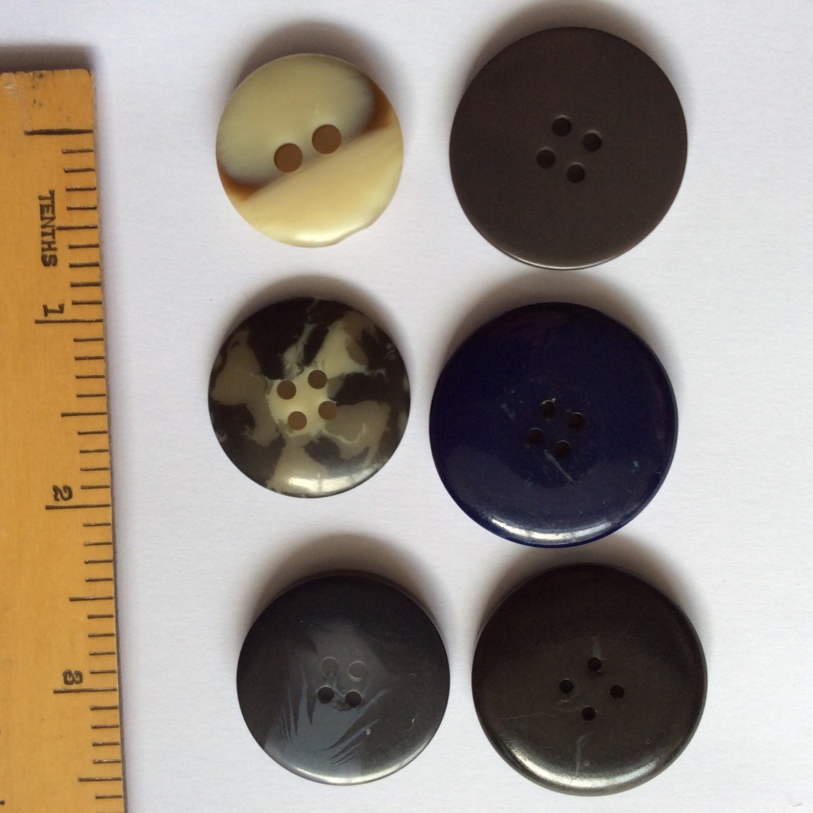 6 Large Vintage Buttons Mixed Colours. - Etsy UK