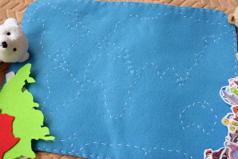 Felt World Map With 48 Animals Play Mat Set Continents Educational ...