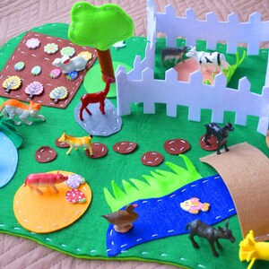 Farm Felt Play Mat 14 Animals Barnyard Play Flannel Set Small World for ...
