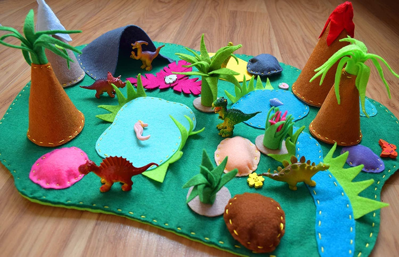 Dino Felt Play Mat With 6 Dinosaurs Sensory Set Board Small World ...
