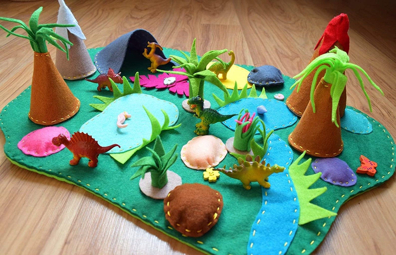 Dino Felt Play Mat With 6 Dinosaurs Sensory Set Board Small World ...