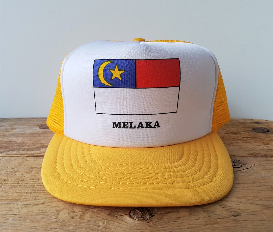 Vintage 80s MELAKA Sate Flag Malaysia Souvenir Trucker Hat Yellow Mesh ...