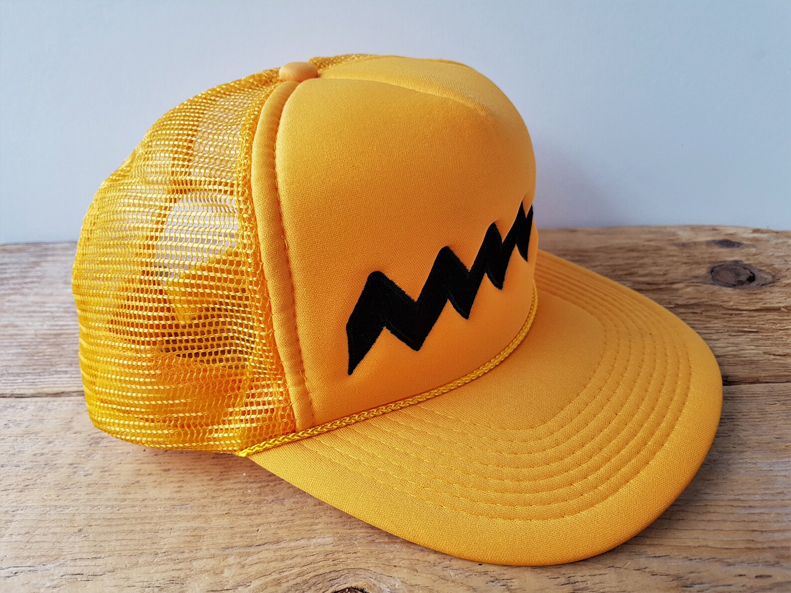 Vintage 80s CHARLIE BROWN Peanuts Yellow Trucker Hat Zig Zag - Etsy