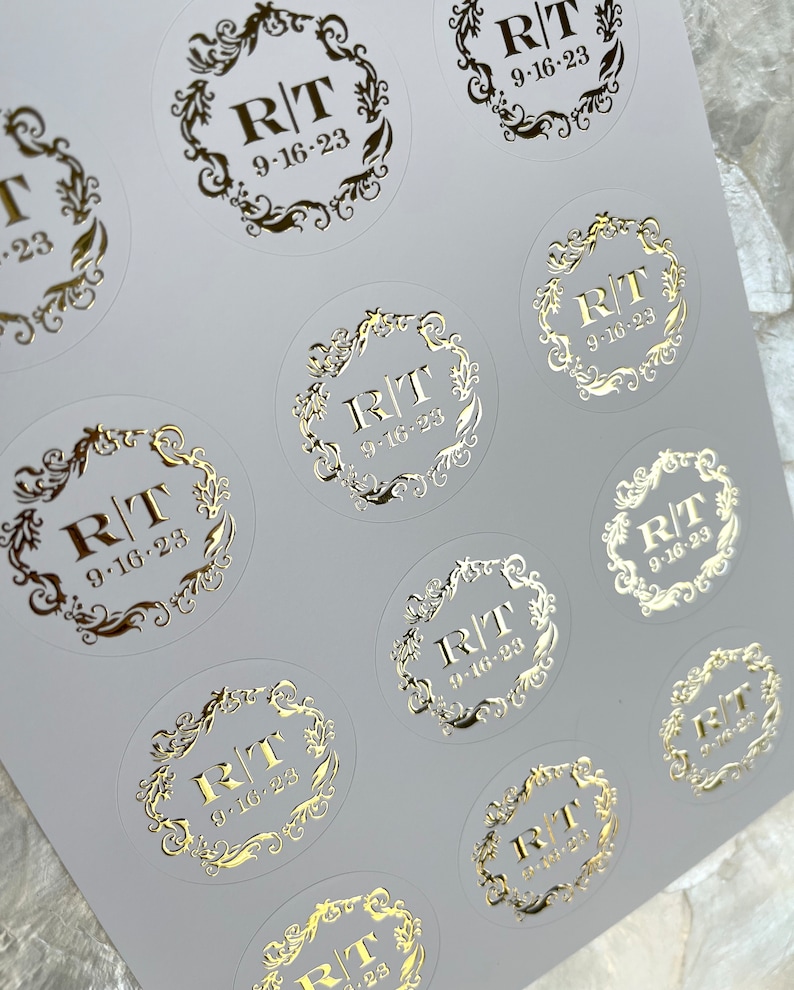 Gold Foil Sticker Label Modern Round Foil Favor Envelope Labels Gold ...