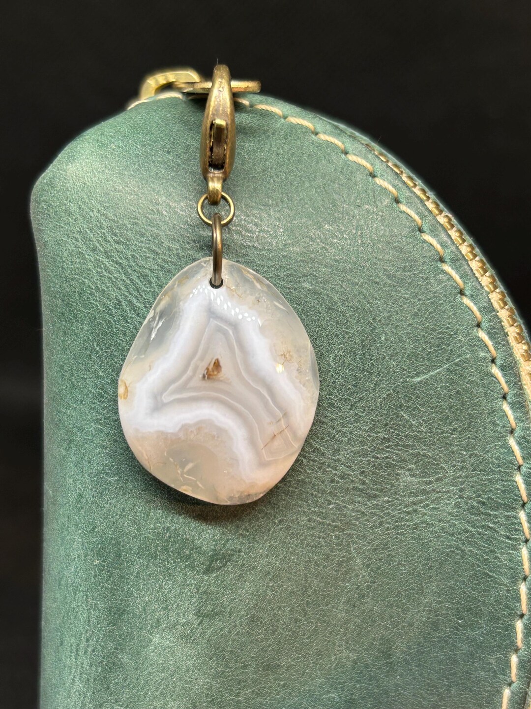 MA073 Montana Banded White Agate Bag Flair - Etsy