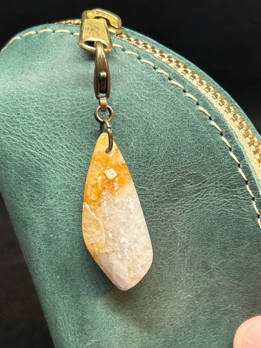 Q003 White / Orange Quartz Bag Flair - Etsy