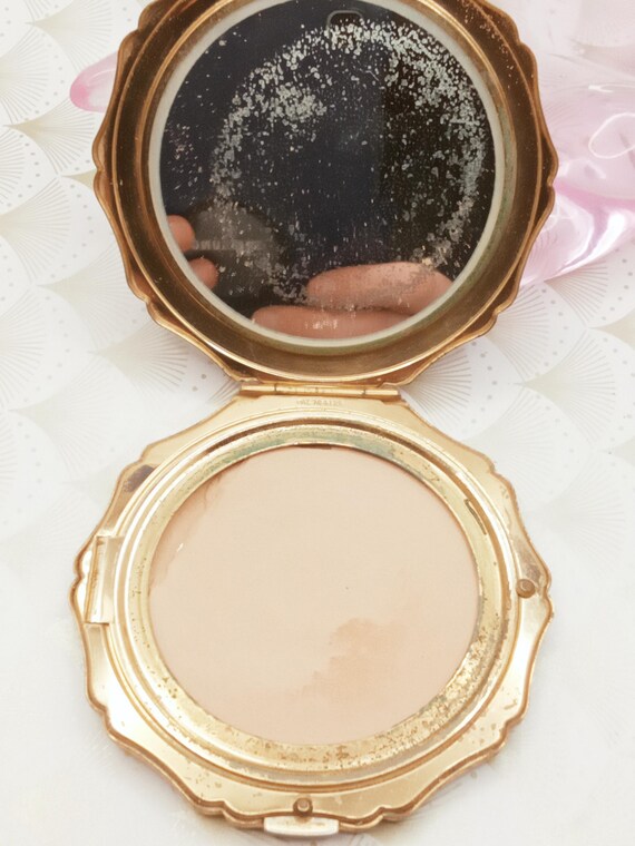 1960s Vintage Stratton Green Marble Design, Powder … - Gem