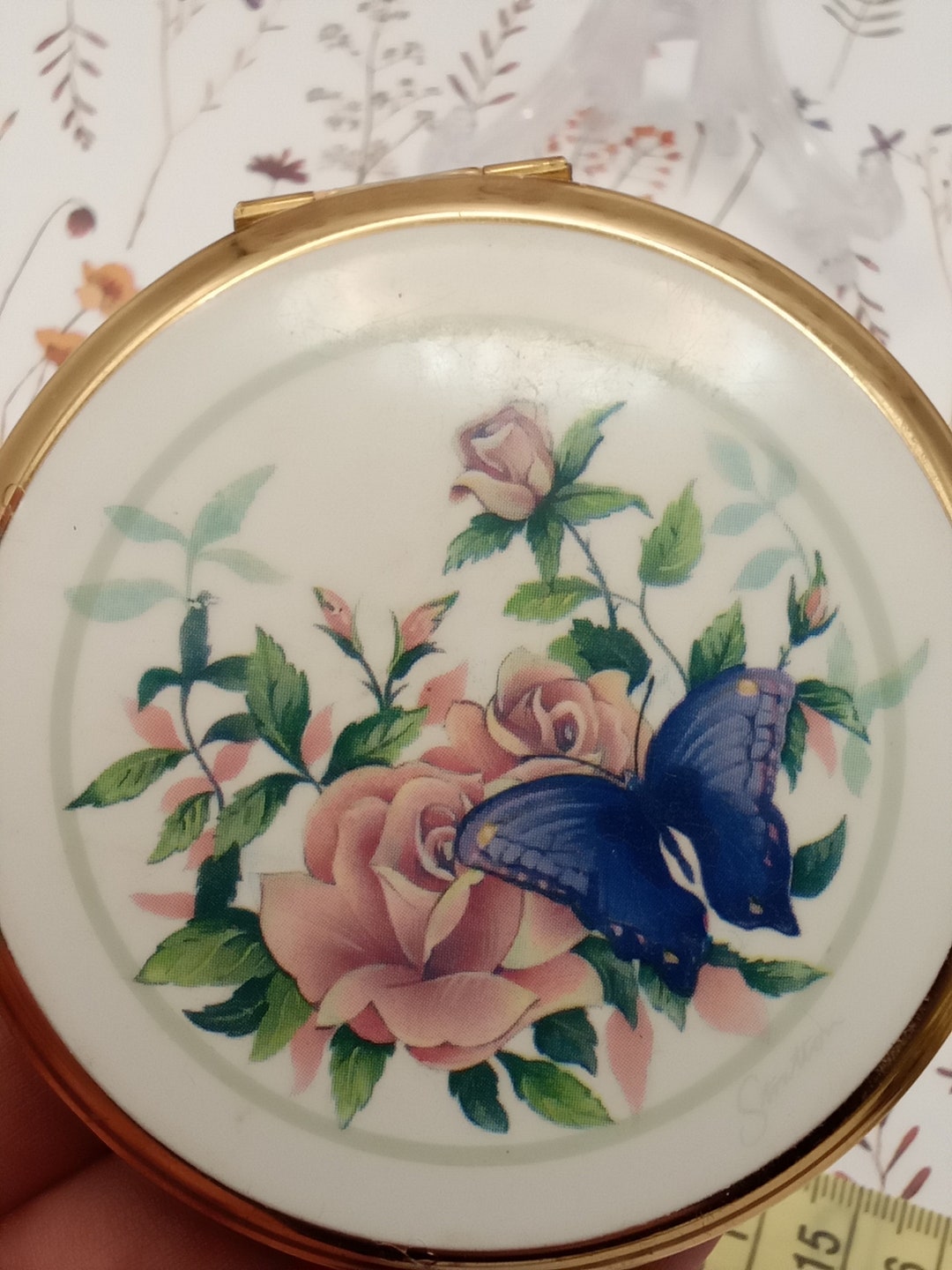 Vintage Stratton White Enamel Rose Butterfly Goldtone Powder Compact ...