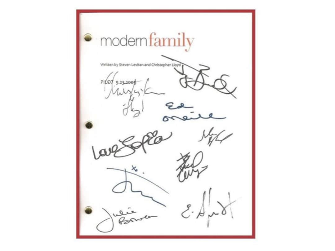 Modern Family TV Pilot Script Signature Autograph Ed O'neill, Sofia ...