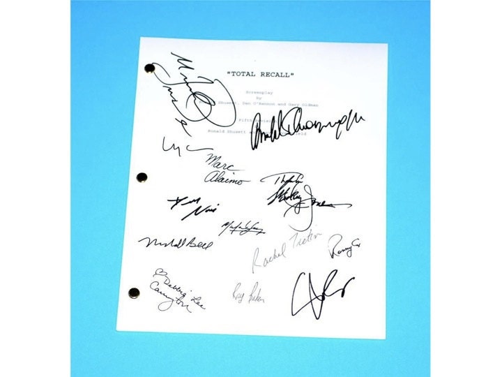 Total Recall 1990 Movie Script Signed: Arnold Schwarzenegger, Sharon ...