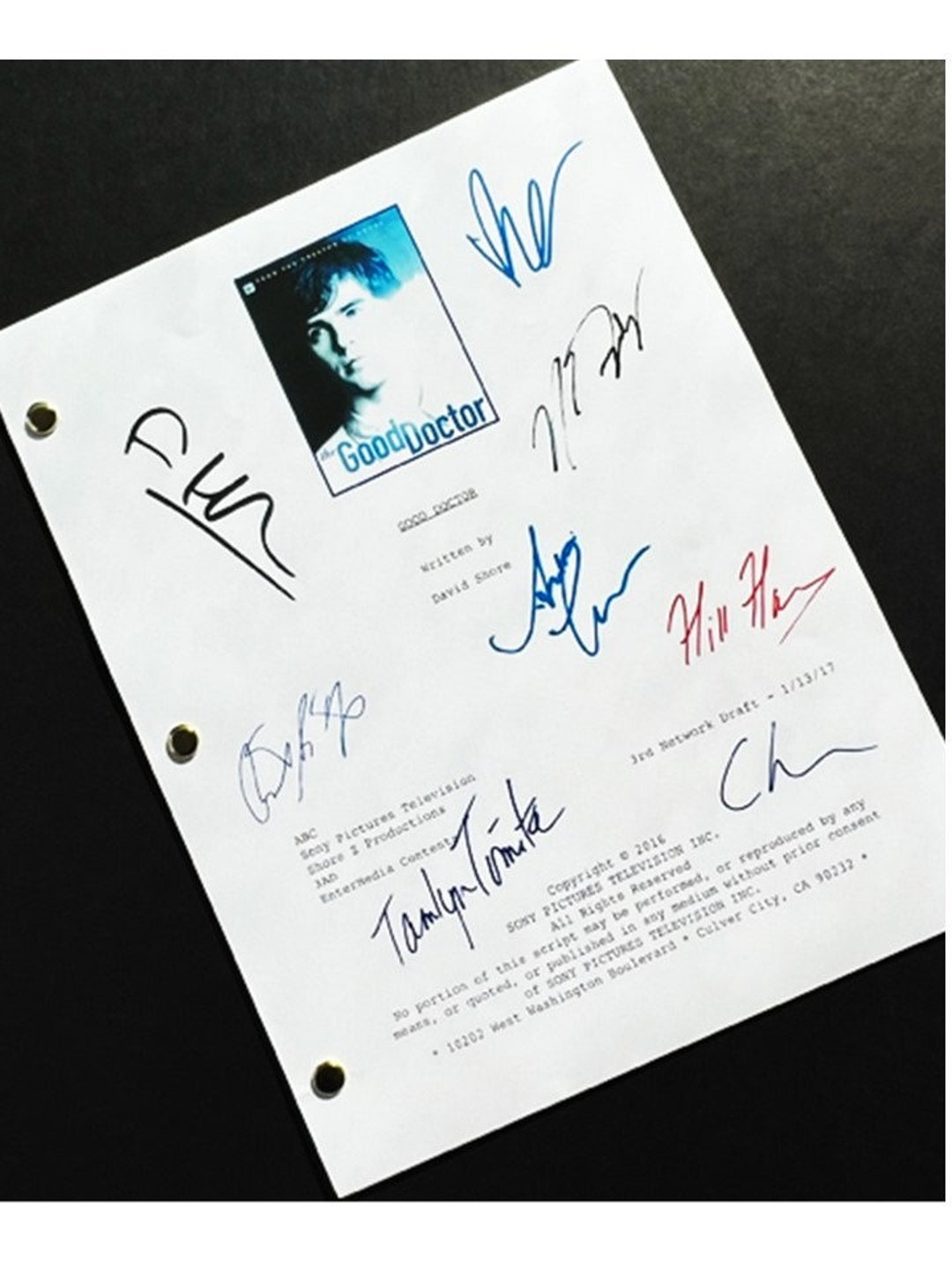Good Doctor Pilot Episode Script Signed Autographed: Freddie Highmore ...