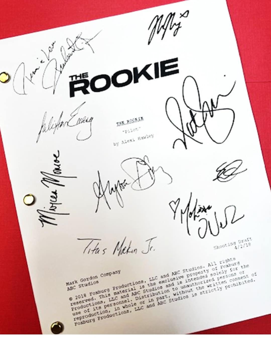 The Rookie Pilot Script Signed Nathan Fillion, Alyssa Diaz, Richard T ...