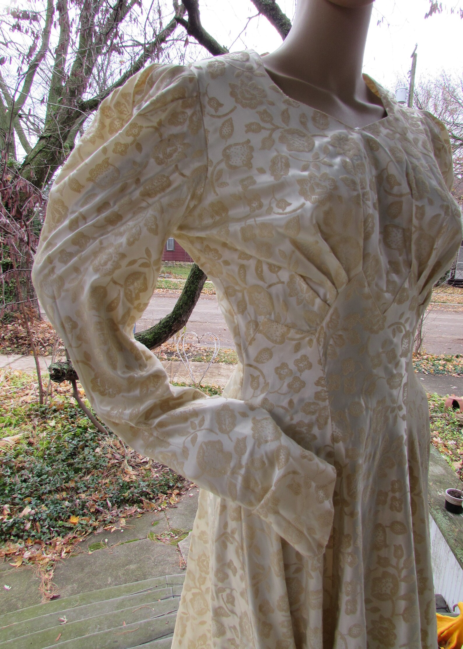 Vintage Wedding Gown Bridal Dress Candlelight Tone Flocked Satin Corset ...
