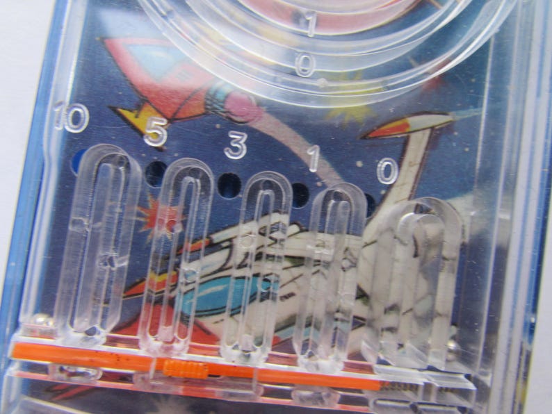 1976 Issue Spiral Score Mini Mat Hand Held Plastic Pinball Game Blue ...