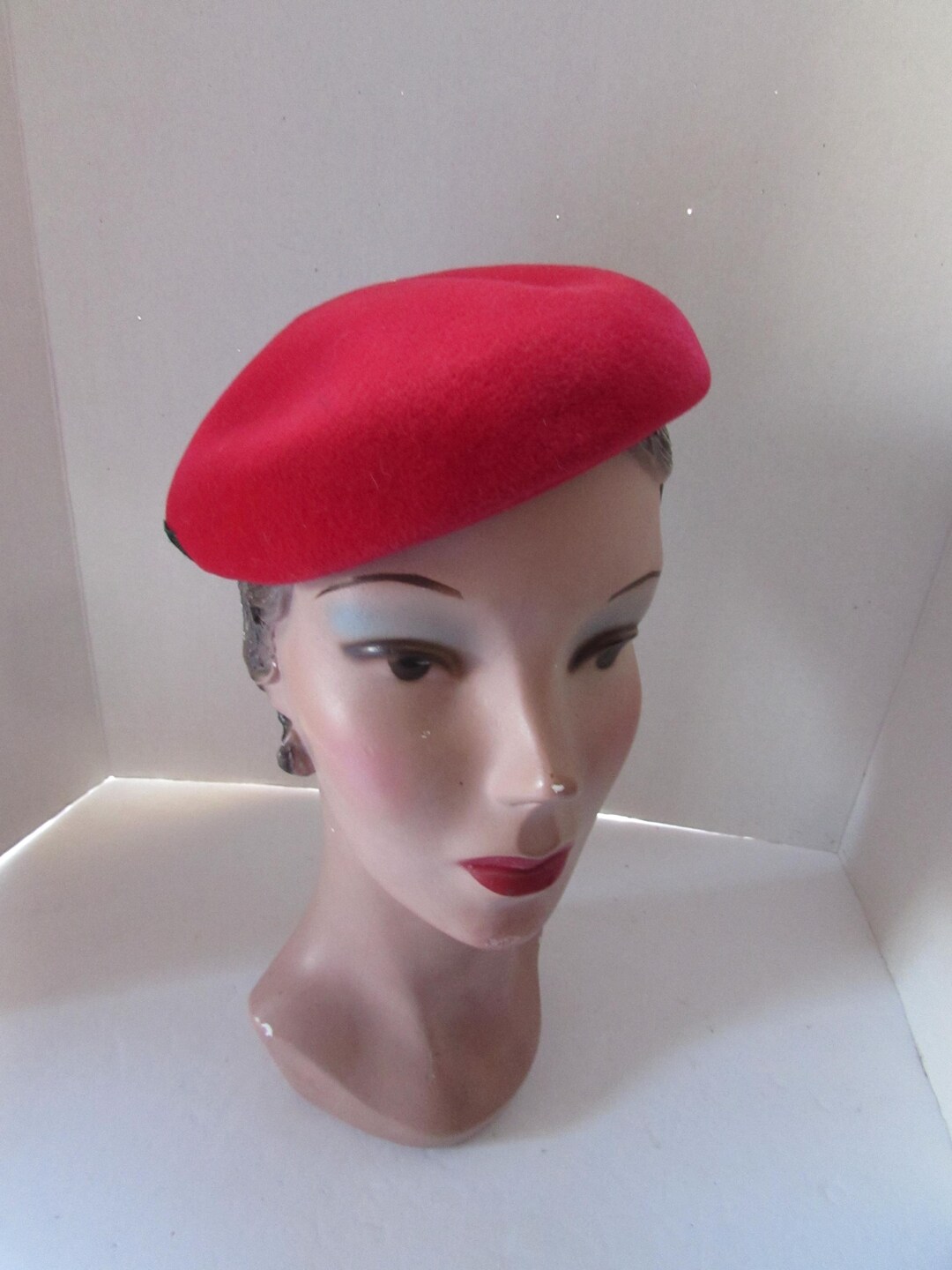 Mid Century Beret Cardinal Red Felt Hat Scallop Back Edge Pine Green ...